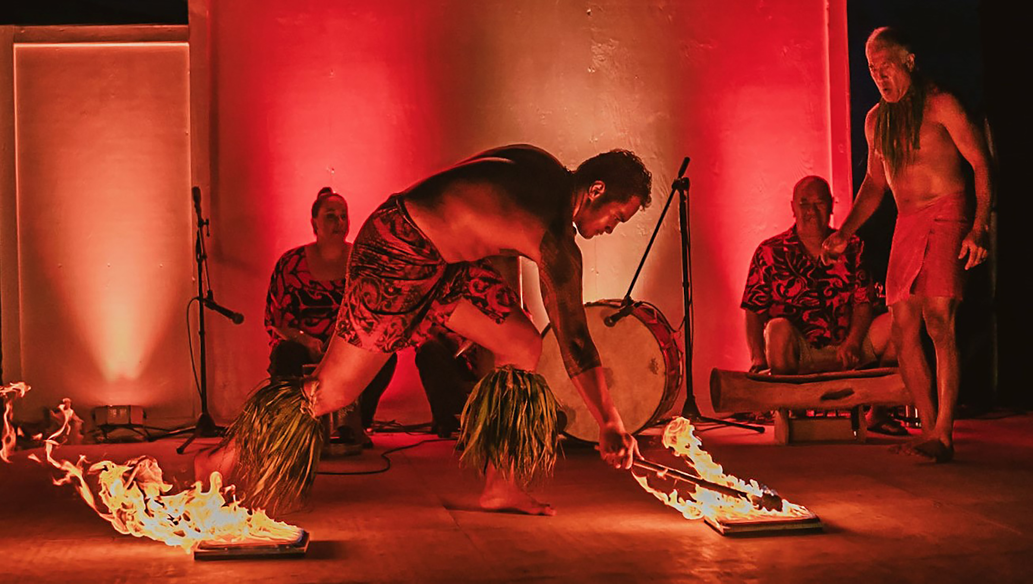 Ahi Uila Fire Show | Go Hawaii